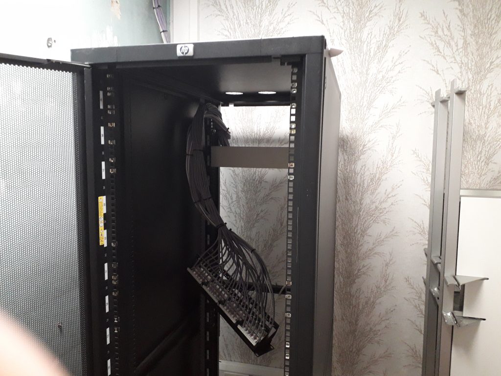 HP 42 Rack Comms Cabinet | BBX UK